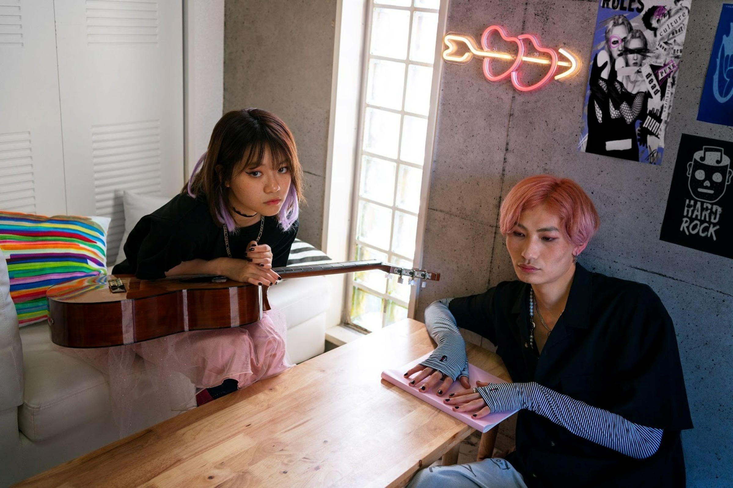 From Script to Street: How K-Drama Accessories Translate to Everyday Style