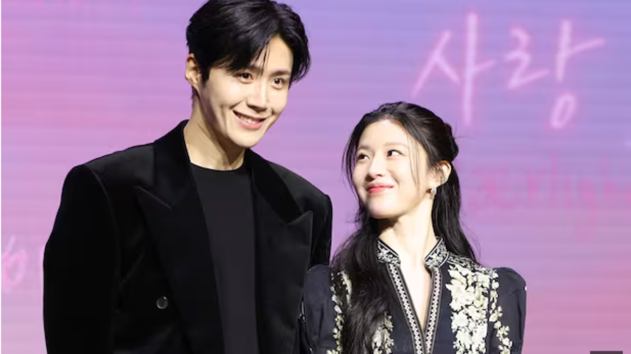 Kim Seon Ho Drops a Major Hint About His Relationship With Go Youn Jung ...